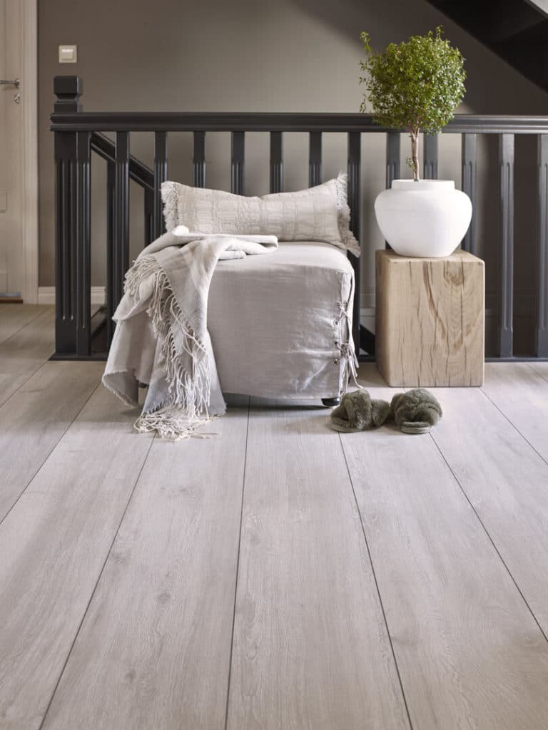 Room Max laminat - Fargerike Meyer